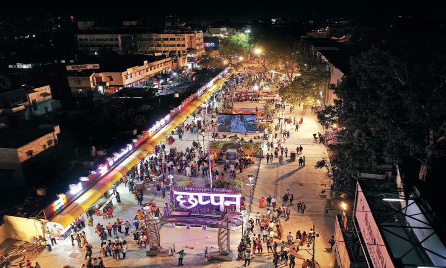 खाने के शौकीनों के लिए बेस्ट है इंदौर की 56 दुकान, यहां मिलेंगे एक से ...