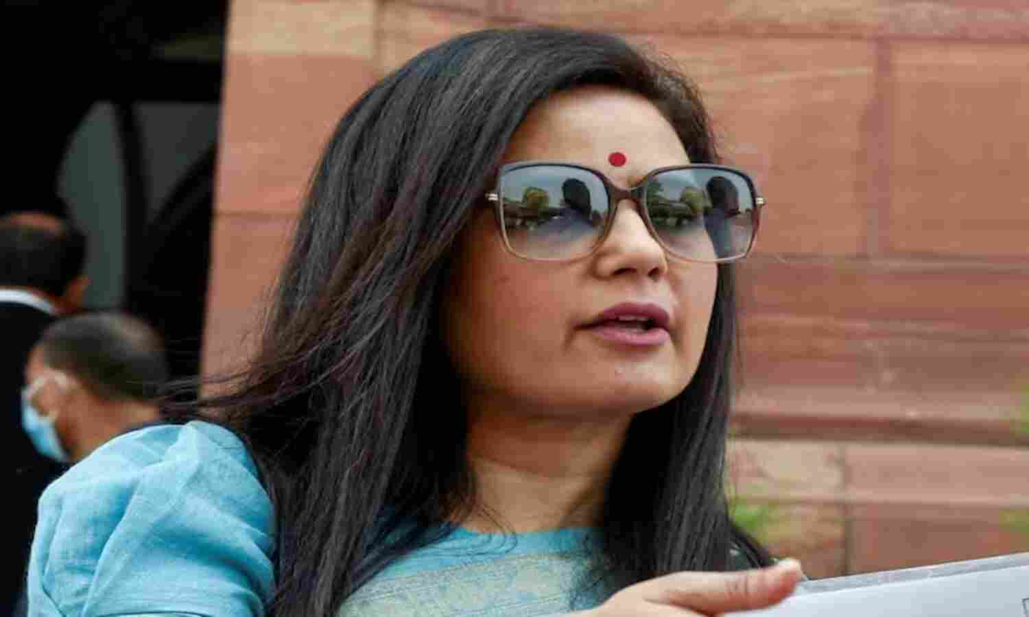 पूर्व प्रेमी के आरोपों पर पूर्व टीएमसी सांसद महुआ मोइत्रा का तंज ...