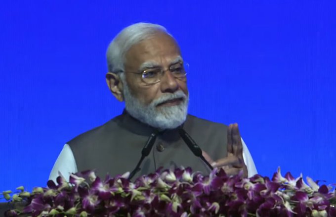 एक दिवसीय दौरे पर गोवा पहुंचे पीएम मोदी | PM Modi in Goa | ONGC Sea ...