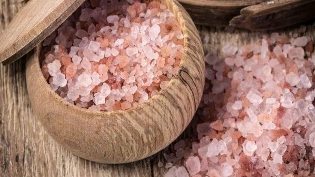 Navratri 2024| Rock Salt vs Normal Salt| Sendha Namak Ke Benefits ...