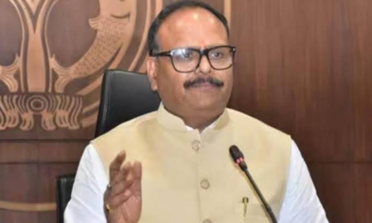 सोशल मीडिया के वॉलेंटियर्स से संवाद करने पहुँचे DCM, अलर्ट पर विभाग| HardoiNews| Newstrack ...