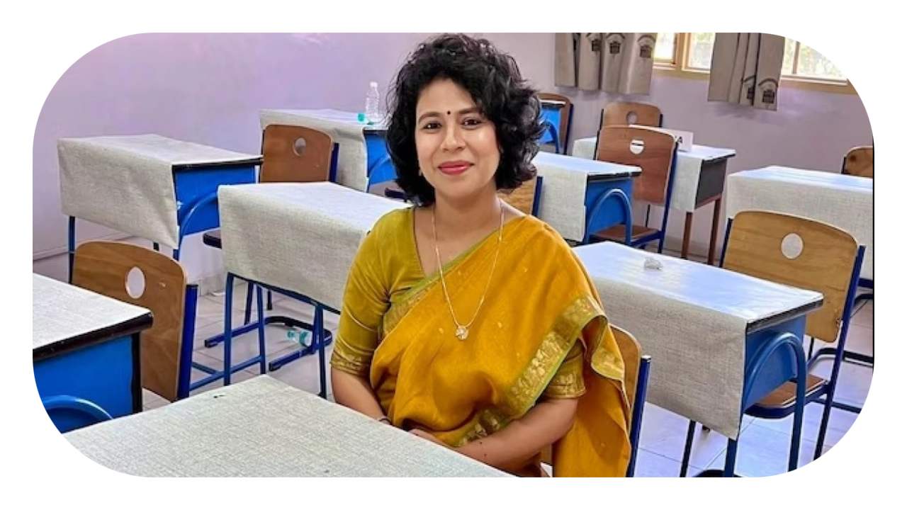 ईवीएम मशीन कमीशनिंग के दौरान डीएम ने दिए कर्मचारियों को निर्देश ...