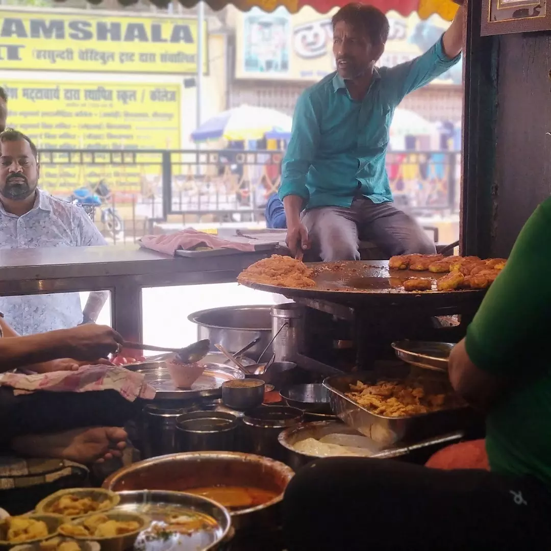 Varanasi Famous kashi chaat bhandar |Tourism News in Hindi Samachar ...