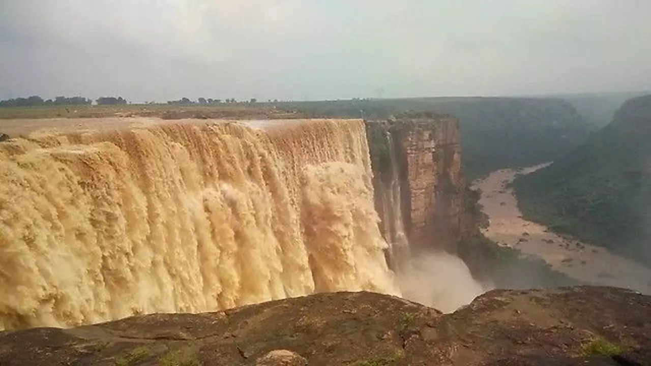 Waterfalls Near Prayagraj | Tourism News in Hindi Samachar | Tourism की ...