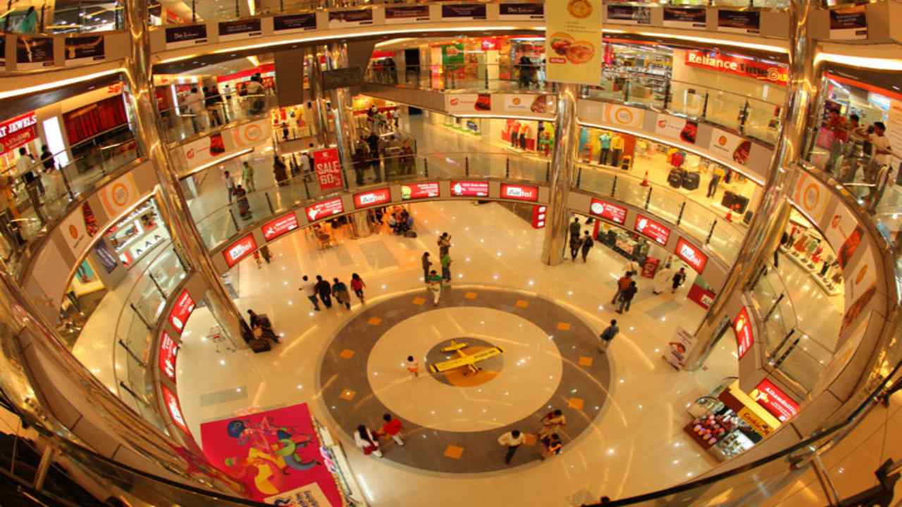 UP Ka Sabse Bada Shopping Mall | Biggest Mall in Uttar Pradesh ...