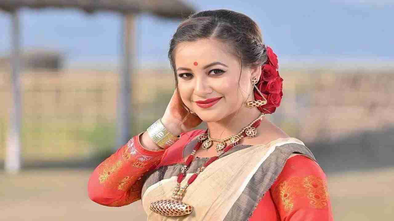 Assam online trading scam | Assamese actress Sumi Borah | online ...
