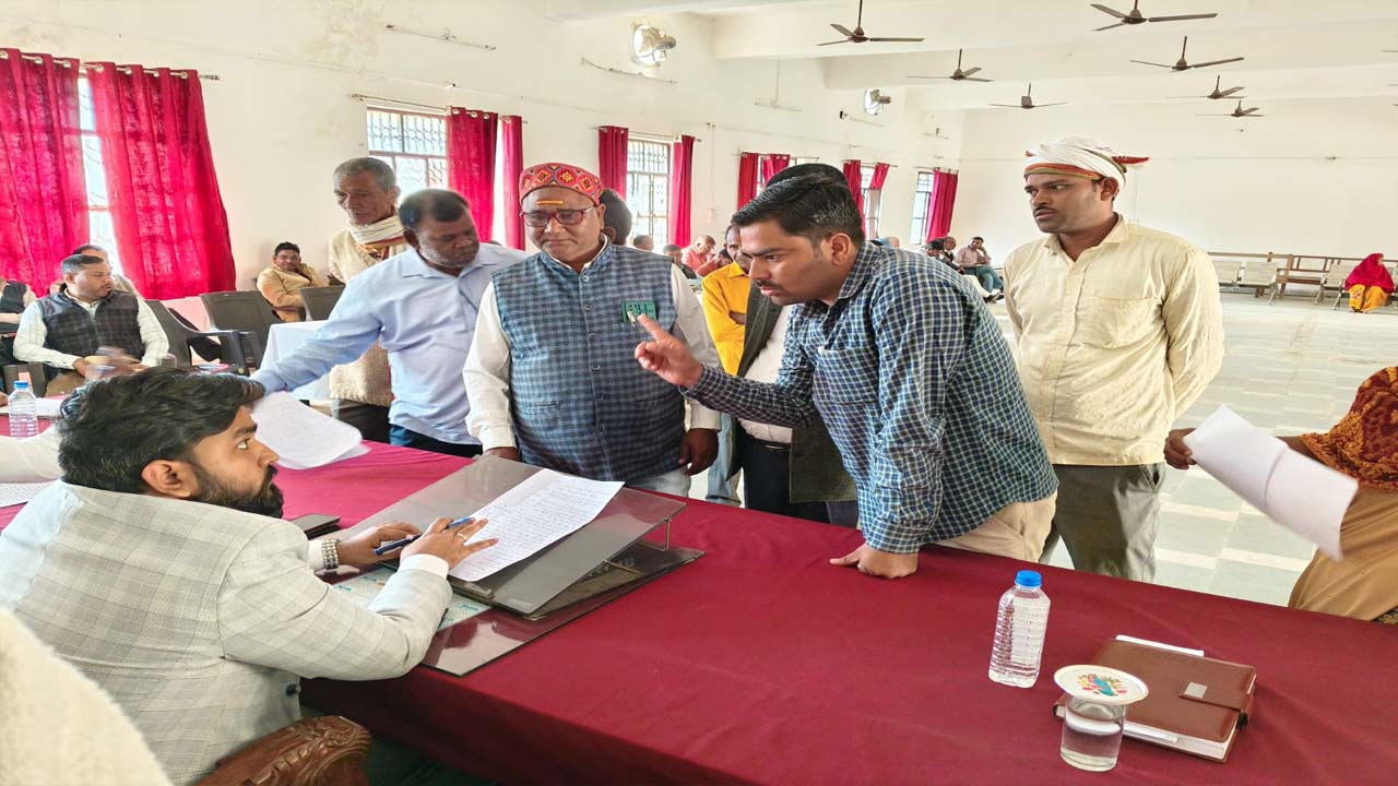 गड्ढा मुक्ति अभियान को पलीता | Samadhan Diwas | Gaddha Mukti Abhiyan ...