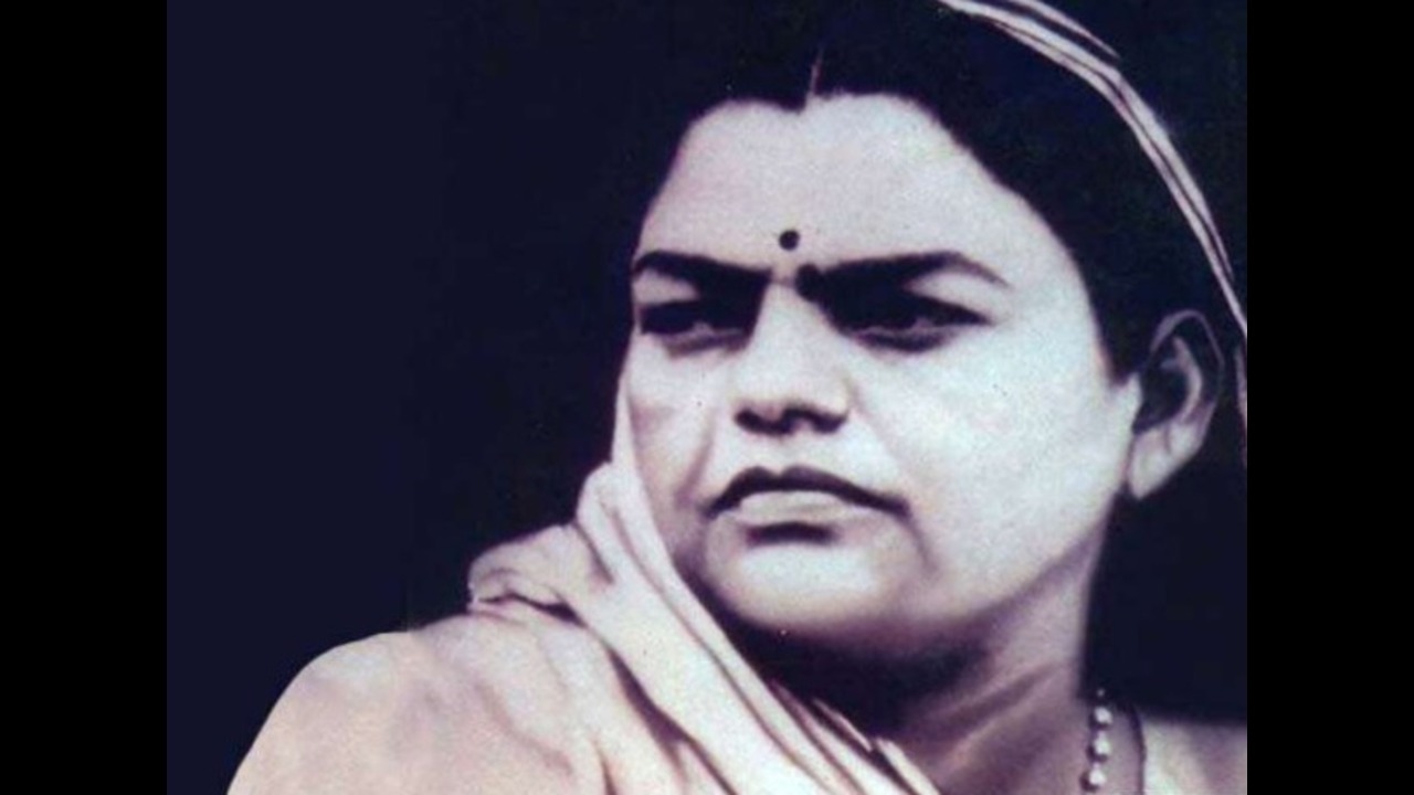 Indian Women Freedom Fighter Subhadra Kumari Chauhan Biography in Hindi ...