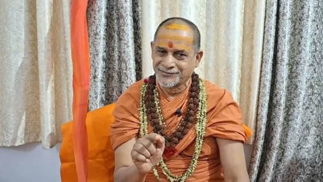 Adani Group| Shankaracharya of Dwarka Sharda Peetham Math Praised ...