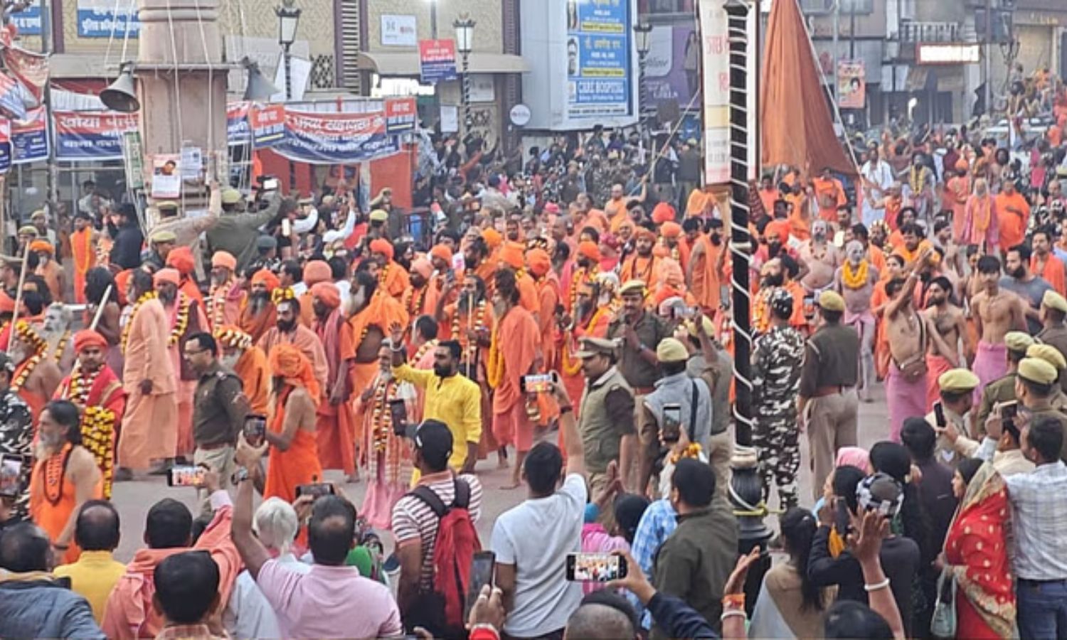Flood of faith gathered in Kashi on Mahashivratri Akharas performed ...