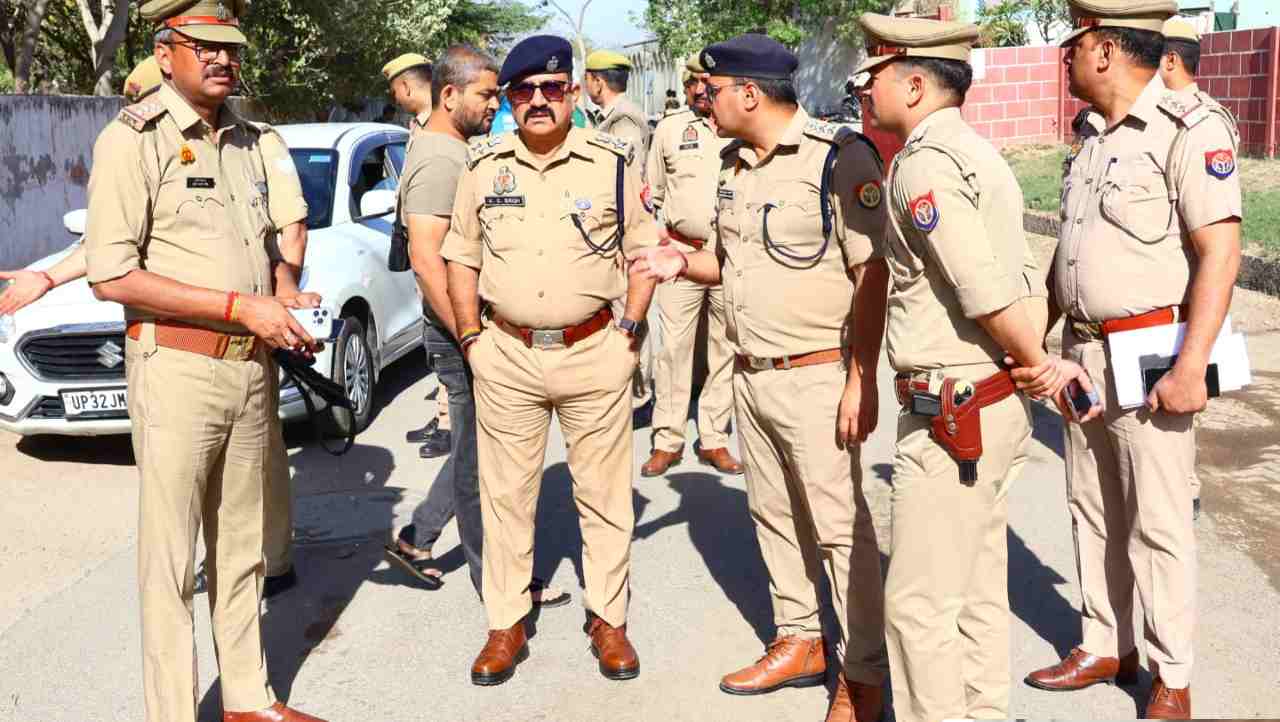 Hapur News Today Tight police arrangements for Eid in 84 Idgahs and 70 ...