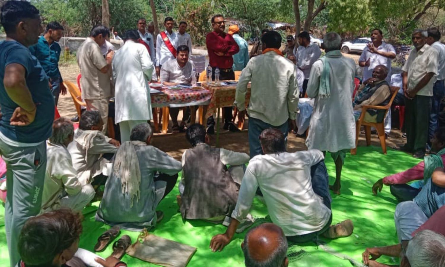 ADM Amitabh Yadav organized Chakbandi Chaupal in Bahinga sought ...