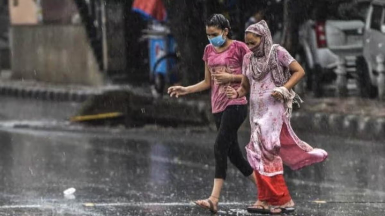 From blazing Delhi to UP-Bihar, the weather will change, rain and storm ...