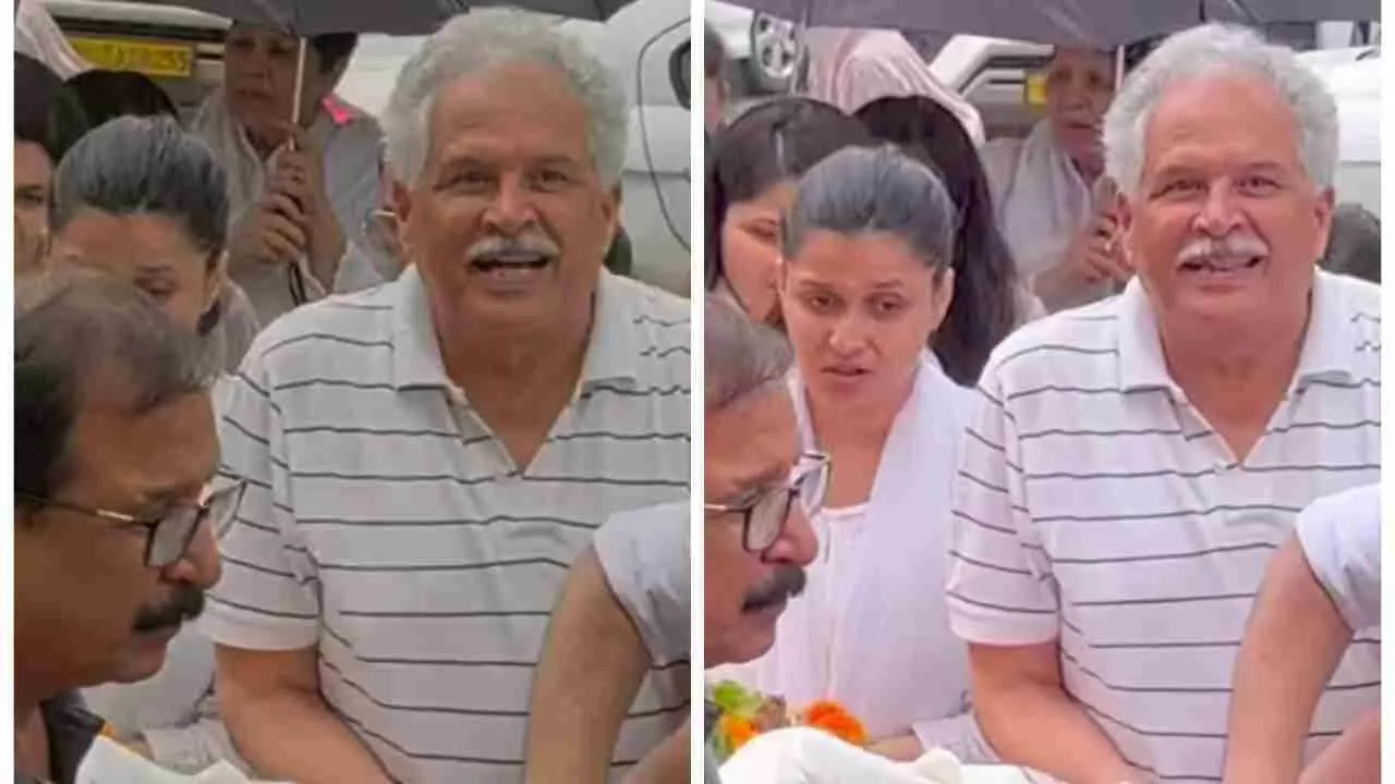 Mannara Chopra Father Last Rites | Parineeti Chopra Father At Mannara ...