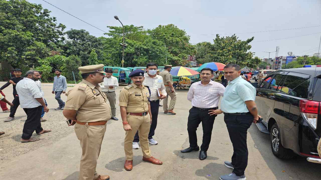 lucknow-traffic-check-dm-joint-commissioner-inspect-key-intersections ...