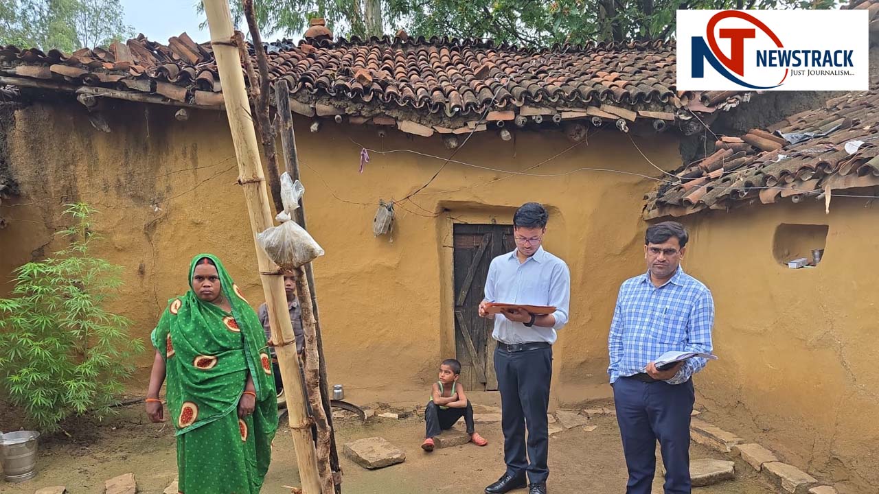 Chandauli News | Pradhan Mantri Awas Yojana | Newstrack Hindi News | UP ...