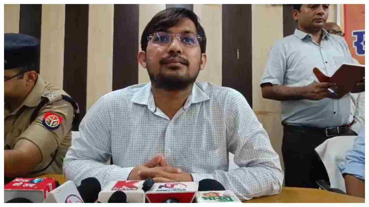 Chandauli Today News|dm orders action against lekhpal kanungo after ...