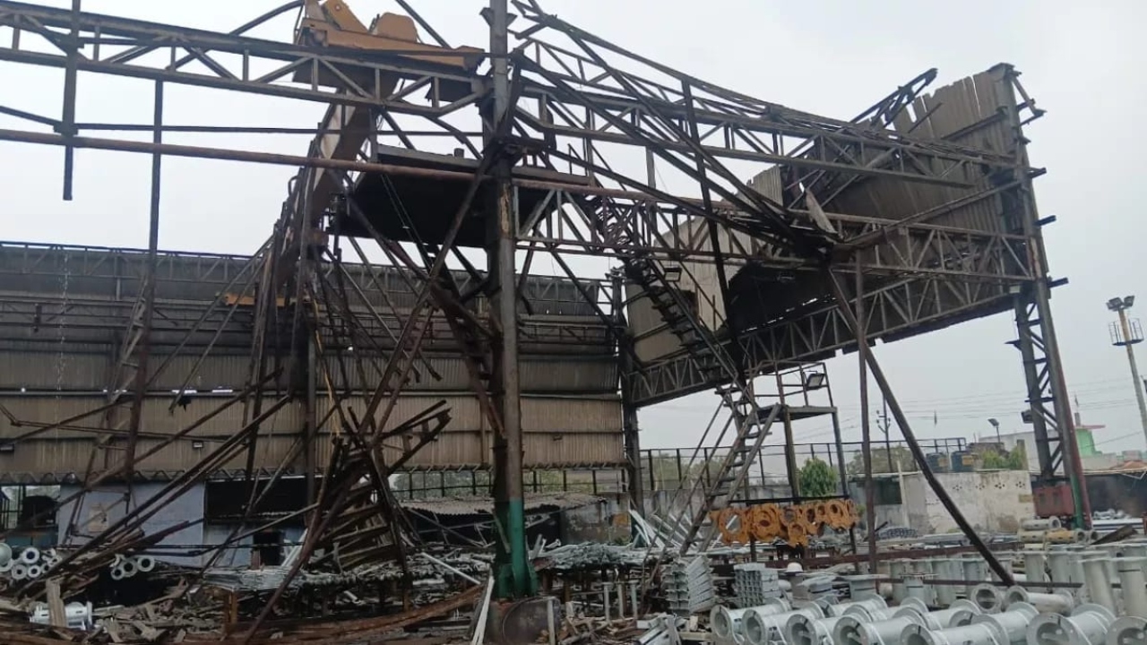 Hapur News|worker died due to collapse of factory shed in Hapur case ...