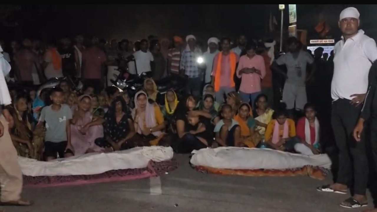 Hardoi News|Two workers crushed to death by dumper at illegal mining site in hardoi| Newstrack ...