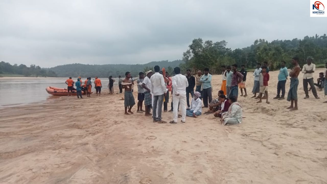 DM-SSP heard the problems of the complainants in Saifai| Etawah News | Etawah News: डीएम-एसएसपी ...