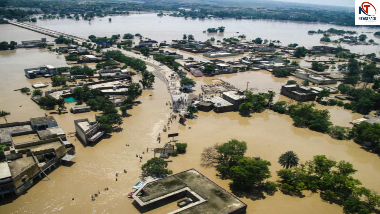Flood havoc in Pakistan: 299 people including 140 children dead so far| Pakistan Crisis ...