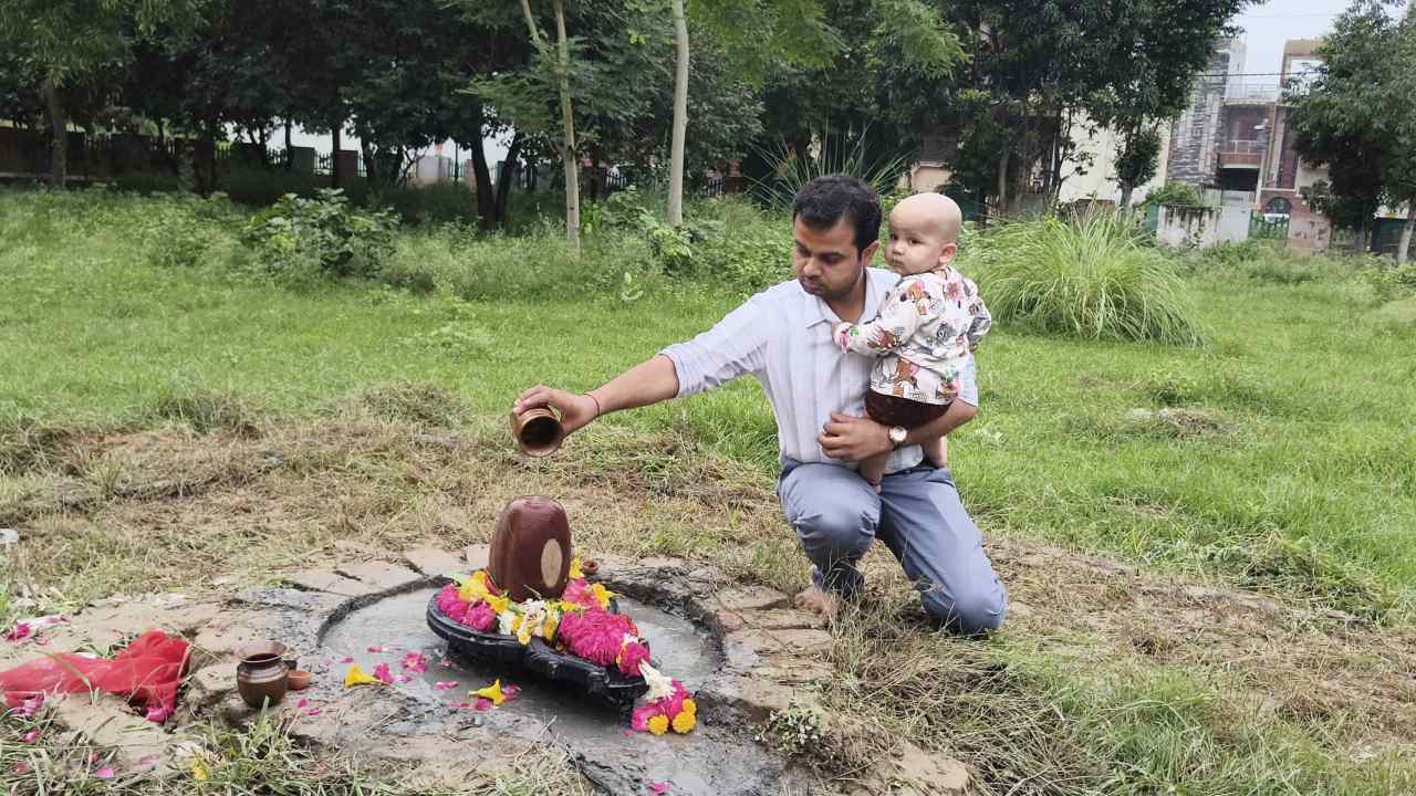 Shivling Emerges Mysteriously in Hapur Park, Devotees Name Site ...