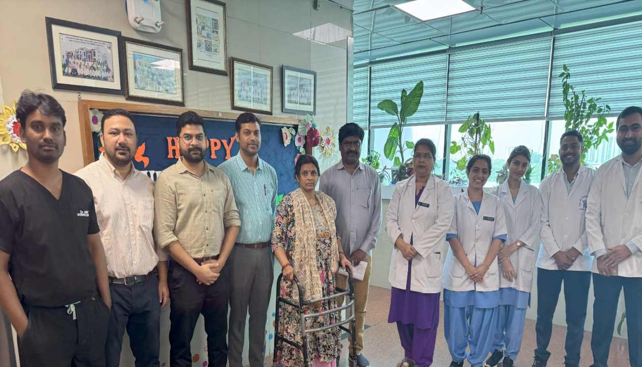 Woman's knee replaced using Mega prosthesis | PGI: Mega prosthesis का ...