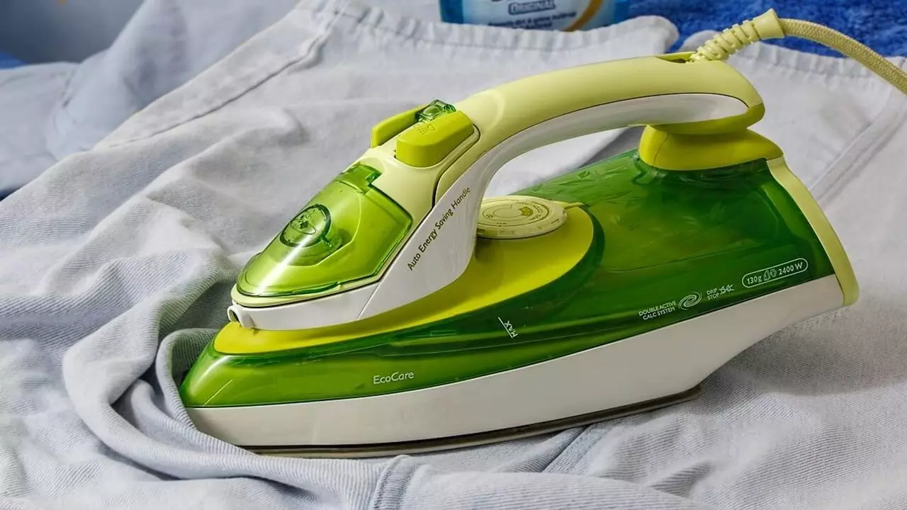 Discover the top 5 steam irons of 2025 in India Get dry-clean-like ...