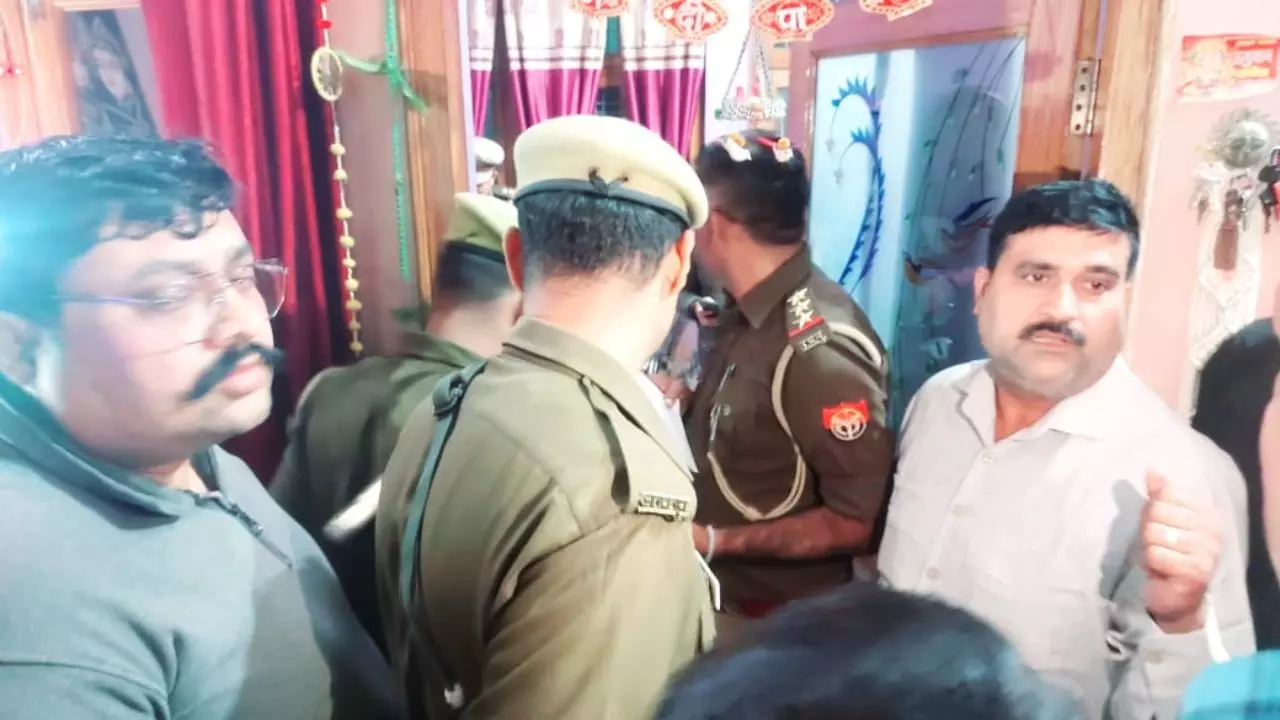 Suspicious death of MBBS doctor| Body found with bullet wounds in room ...