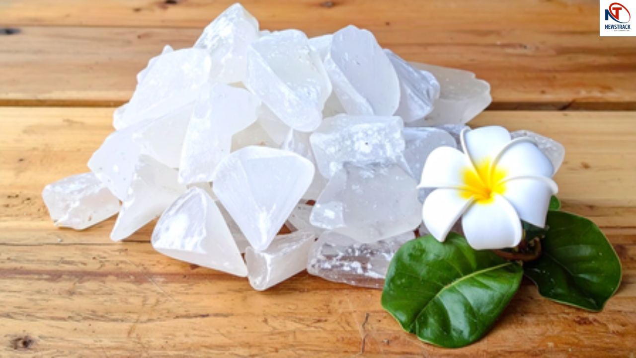 ayurveda health benefits and uses of alum for skin wounds| fitkari ke ...