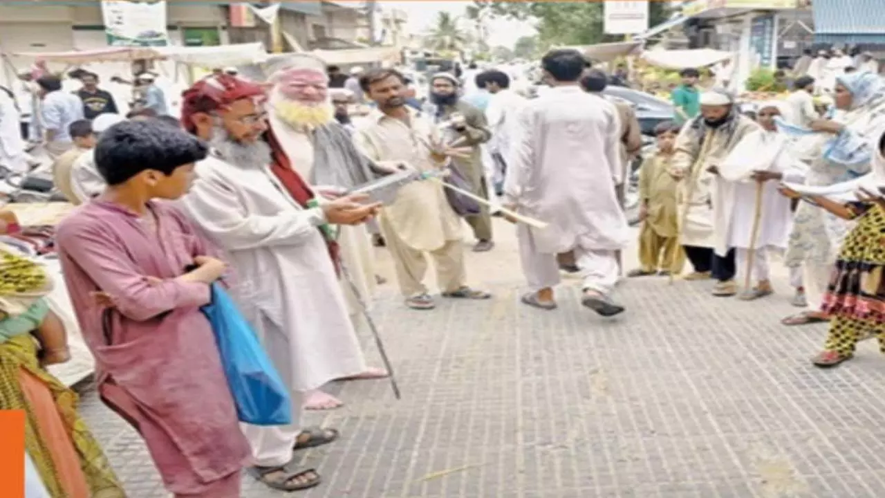 Pakistani Beggars in Mecca| Beggars in Pakistan|Beggars Population in ...