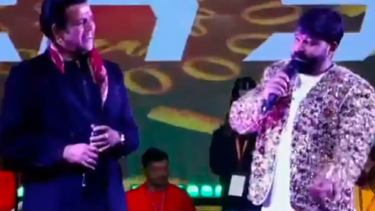 Pawan Singh Gorkhpur Mahotsav | Pawan Singh Sing Vuglar Song On ...