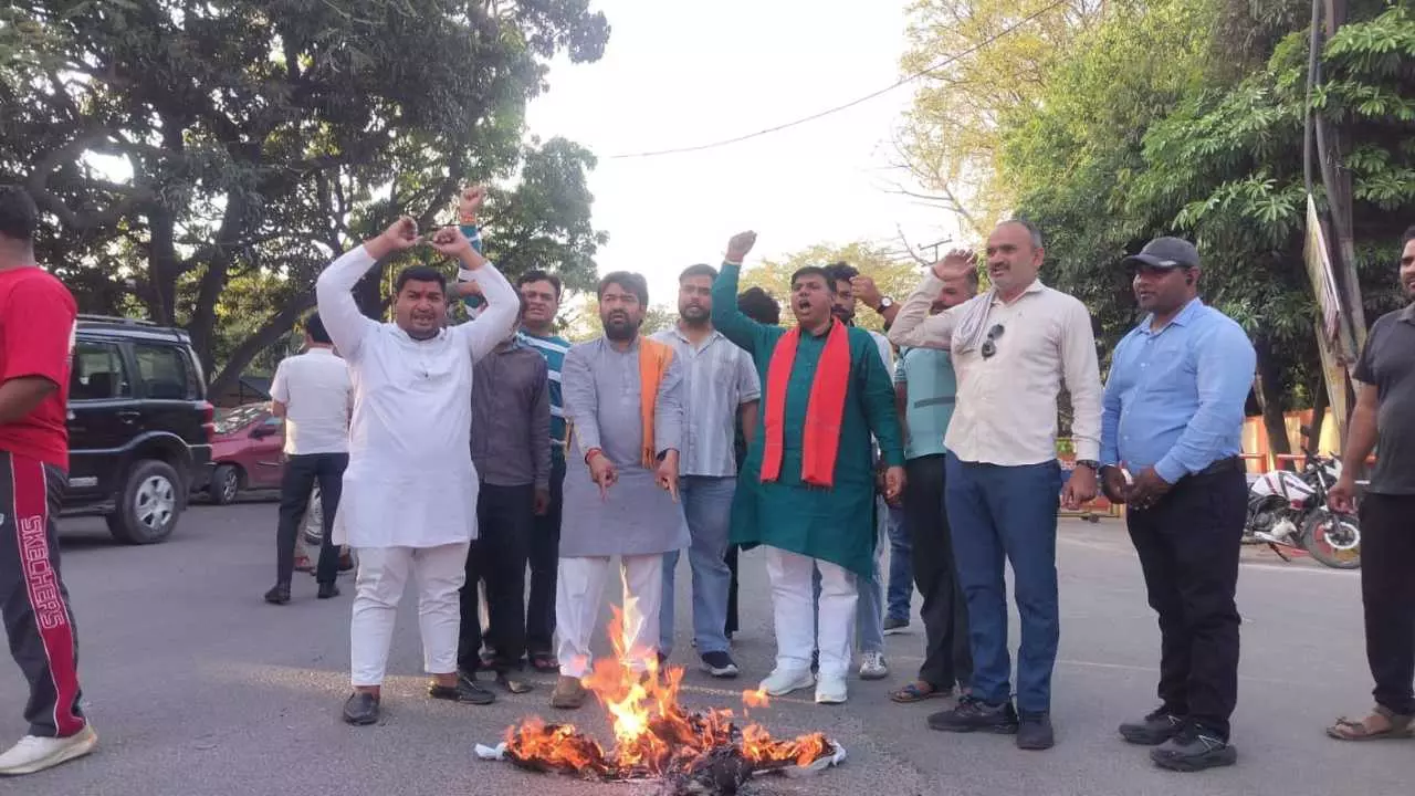 Protests erupt in Meerut over Shaukat Ali remark, arrest demanded ...