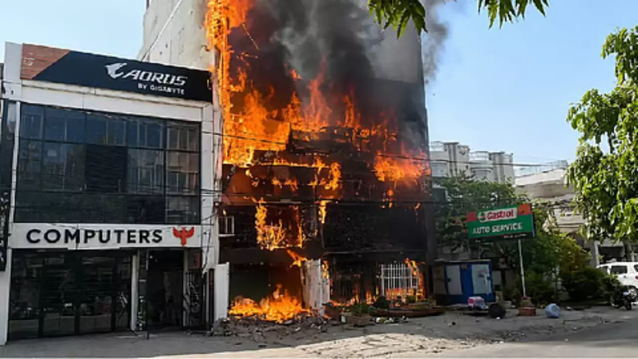 Lucknow Aliganj Fire Incident|Fire Accident Punishment in India|Latest ...