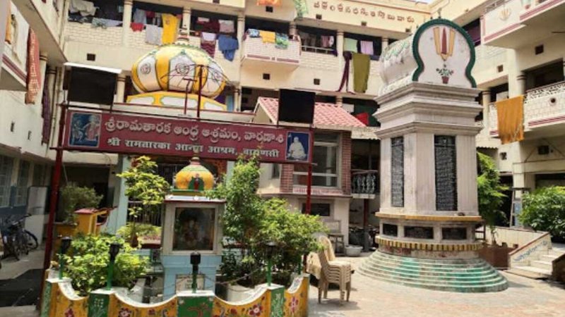 famous ashrams in varanasi for stay sri rama taraka andhra cycle swamy ...