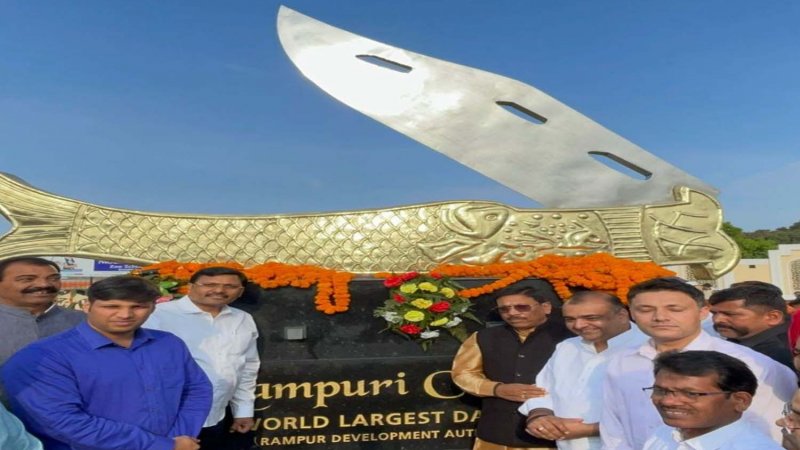 chakoo chouraha inaugurated in rampur with world largest knife Latest ...