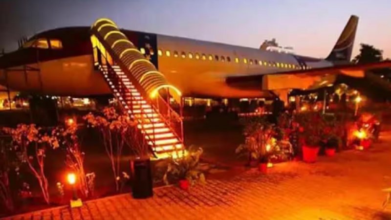aeroplane restaurant in ghaziabad delhi meerut expressway famous ...
