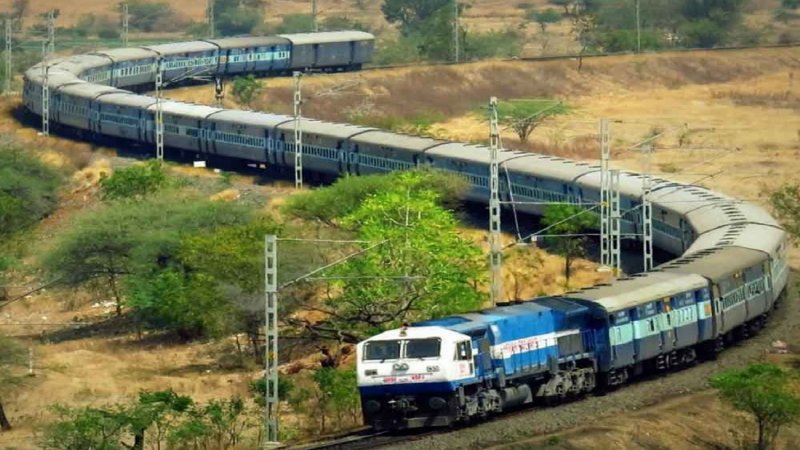 delhi to varanasi train ticket price check time table delhi se varanasi ...