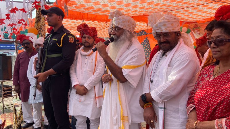 rajiv gandhi marriage festival organized and half dozen couples married ...