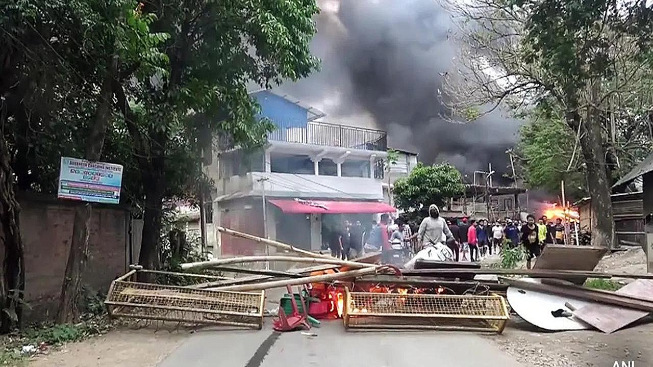 manipur violence 100 houses set on fire in kakching district including ...