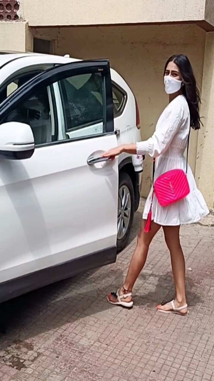 सारा अली खान का कार कलेक्शन देख दंग रह जाएंगे आप | Newstrack | News ...