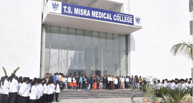 T.S. Misra University gets awarded for Nursing & Paramedical college